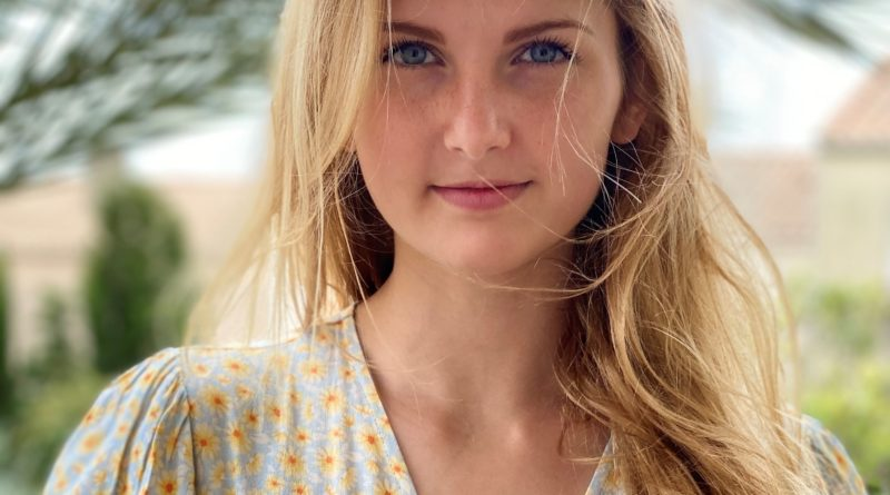 Joan Of Arc Or Thaïs d’Escufon Of Generation Identitaire | BarelyABlog